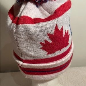 bula | Accessories | Lake Louise Beanie Tuque Pom Pom One Size Maple Leaf Bula Winter Hat | Poshmark